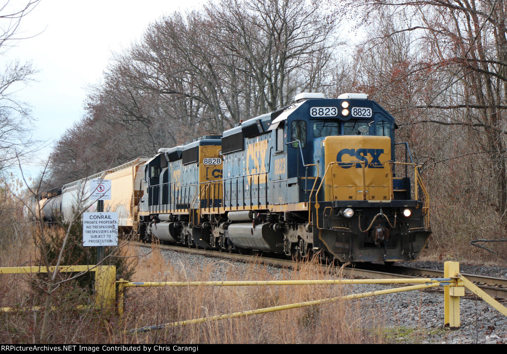 CSX 8823 & 8828 on CSAO CA-11